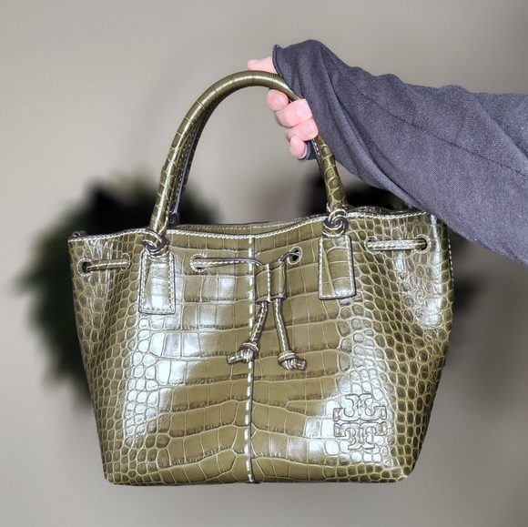 Tory Burch | Bags | Auth Tory Burch Mcgraw Small Drawstring Embossed ...